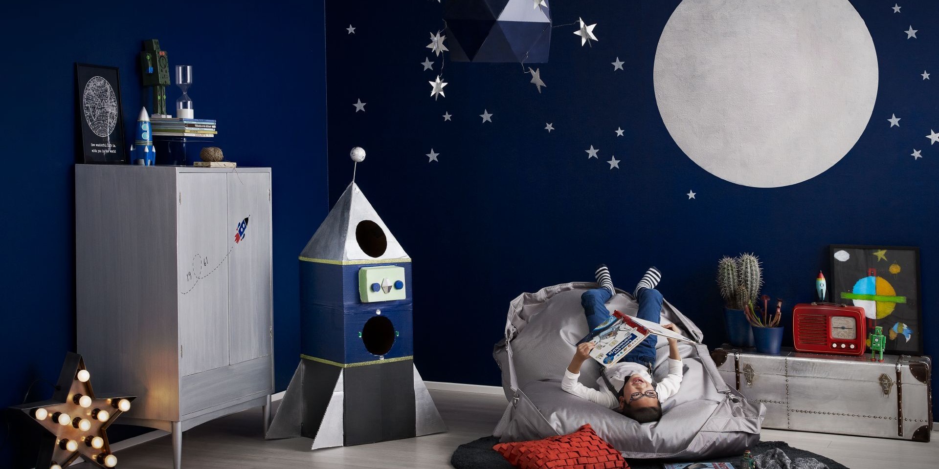 Ideas for kids room: to the moon and stars! | Tikkurila