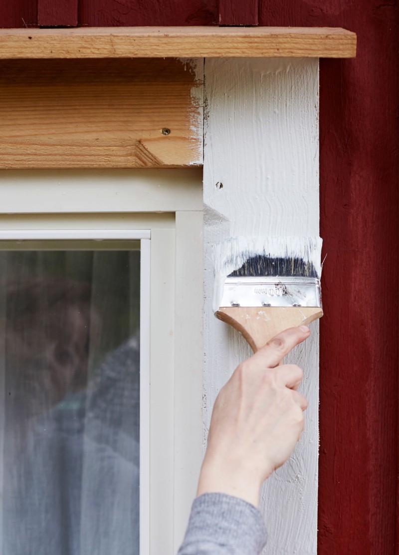 Creamy white window frames | Tikkurila